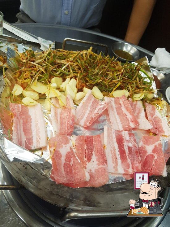 Menu at Hando Samgyeopsal restaurant, Seoul