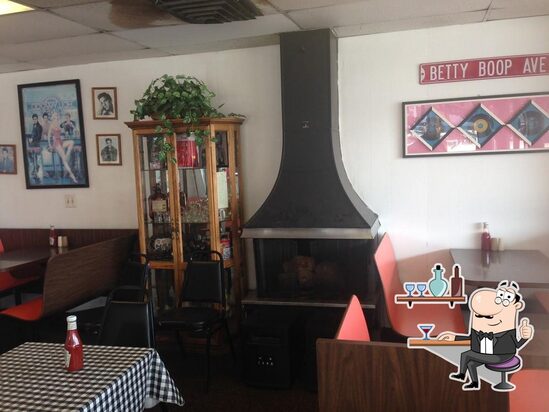 Pop's 50's Place, Redding - Restaurant menu, prices and reviews