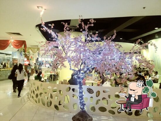 Food Court Trinoma restaurant, Quezon City, Triangle North Mall ...