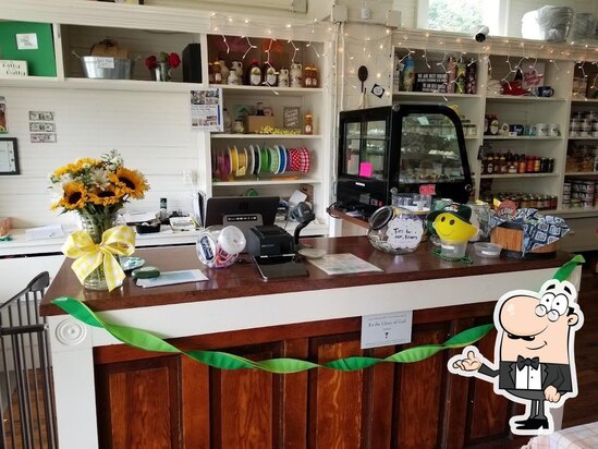 Menu at Dilly Dally cafe, Salem