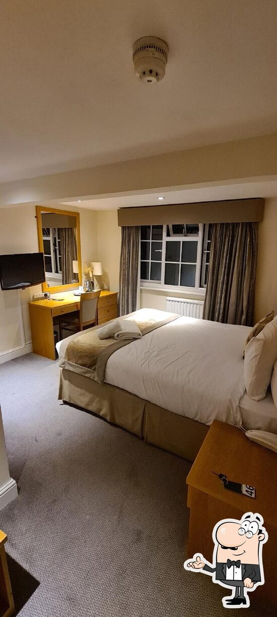 Warren Lodge Hotel, Shepperton - Restaurant menu, prices and reviews