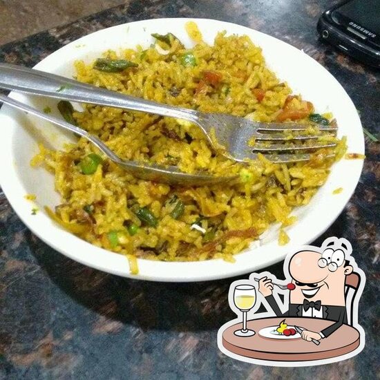 Sarathi Veg Restaurant, Pune, Lajwanti Apartment - Restaurant reviews