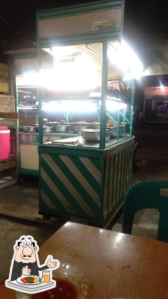 Rumah Makan Doa Bundo restaurant, Medan, Jl. Karya Wisata No.43a ...