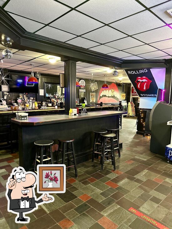 Fat Bottom Grill, Chittenango - Restaurant menu, prices and reviews