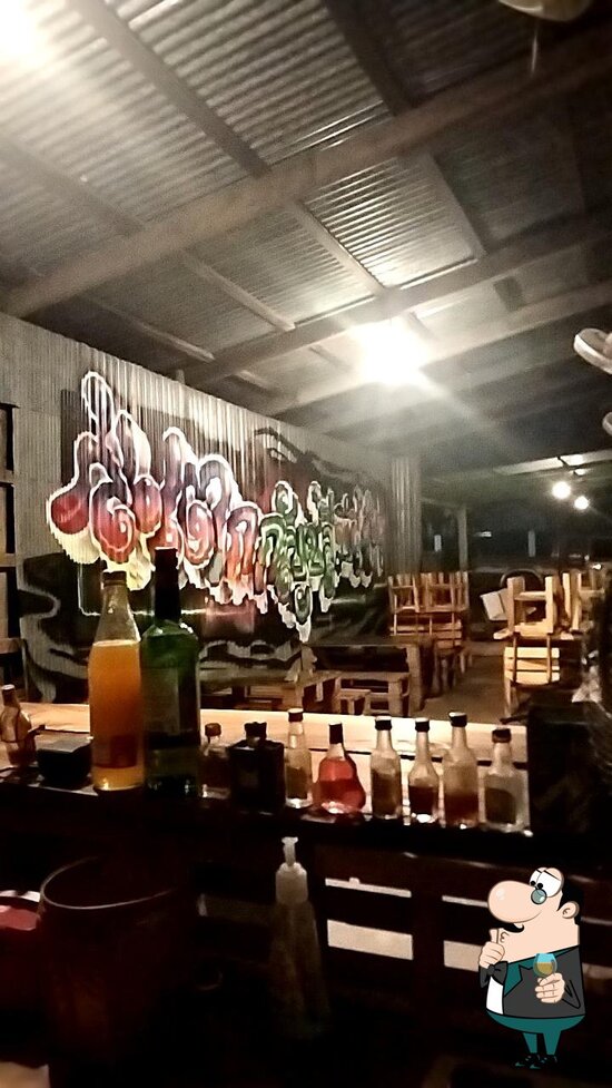 Pub y bar ร้านสเต๊กกัญชลีโบ็ทใบไม้, Ban Chi - Opiniones del restaurante