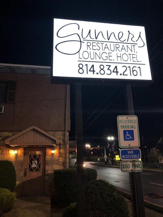 Menu at Gunners pub & bar, Saint Marys, 33 S St Marys St