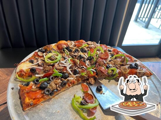 Round Table Pizza, 2640 5th St in Alameda - Restaurant menu and reviews