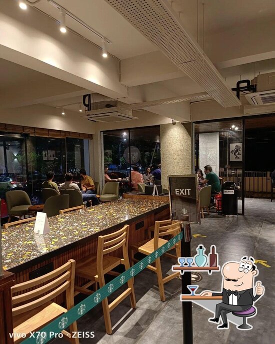 Starbucks Coffee, Kozhikode, 7Q2C+5M6 - Restaurant menu and reviews