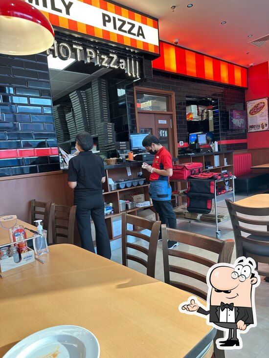 Shakey's Satwa Pizza Restaurant, UAE - Restaurant menu and reviews