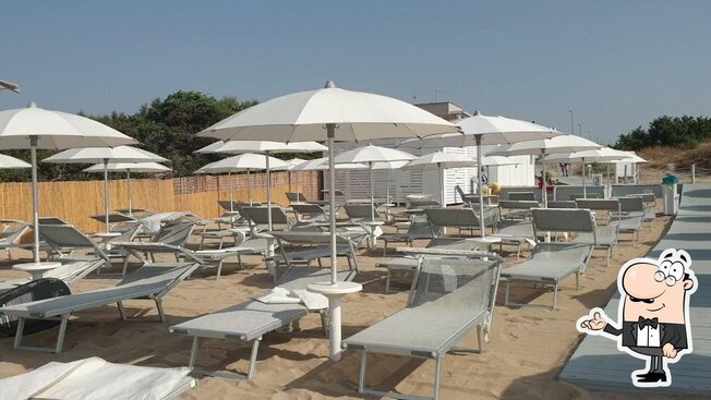 MoMà Exclusive Beach pub & bar, San Pietro In Bevagna - Recensioni del ...
