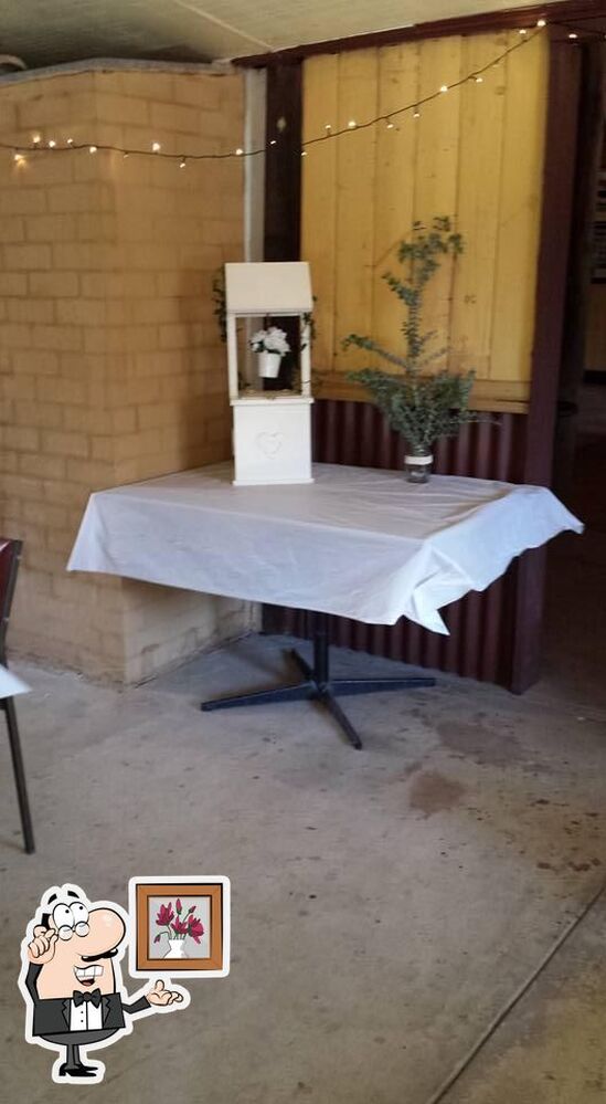 Bush Pig Inn in Jackass Flat - Restaurant reviews