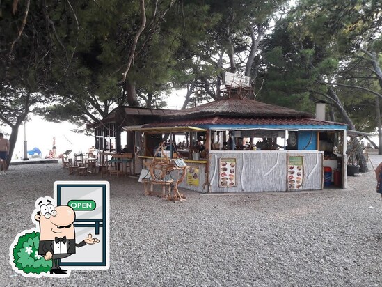 Lanterna beach bar, Promajna - Restaurant reviews