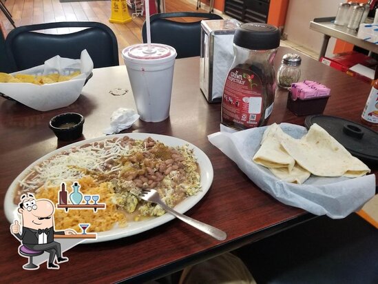 Menu at Tacos El Trokero restaurant, Canutillo