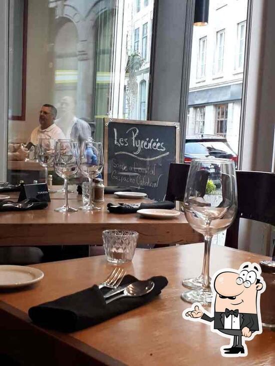 Menu au Les Pyrénées restaurant, Montréal