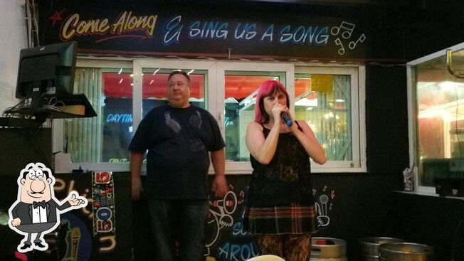 Pub y bar Black Chicken, Benidorm, Calle Gerona 43 - Opiniones del ...