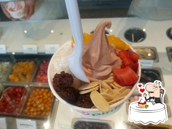 Pinkberry, Lima, Av. Caminos del Inca 410 - Restaurant reviews