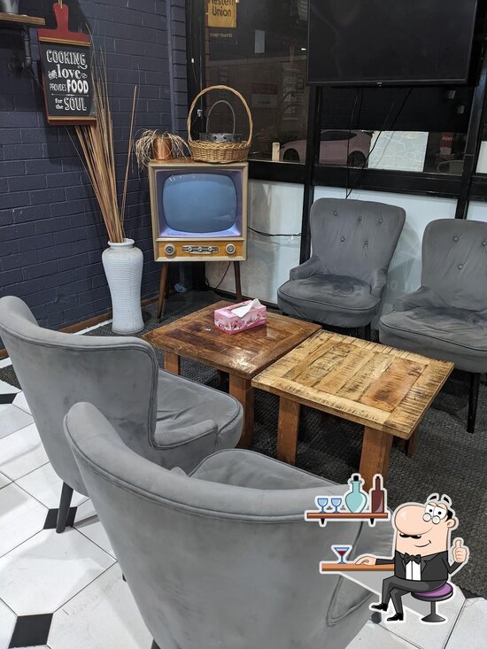 Mr Zaatar, Gwynneville - Restaurant menu, prices and reviews