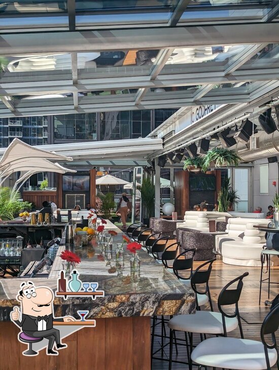 IO Godfrey Rooftop Lounge, Chicago - Restaurant menu, prices and reviews