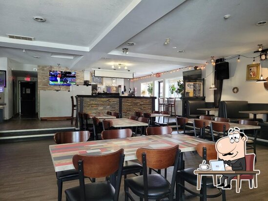 Phil's Pub & Eatery, Midland - Restaurant menu, prices and reviews