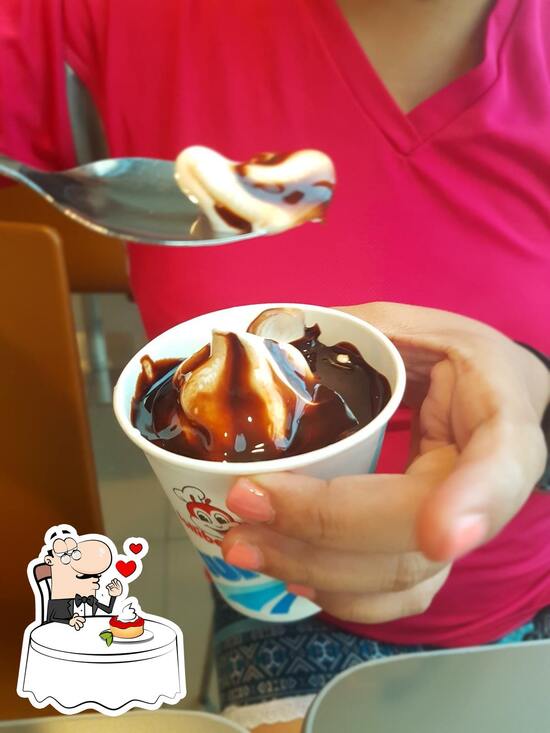 Restaurante Jollibee Shell C5 Southbound Heritage 24 hour Store, Taguig ...