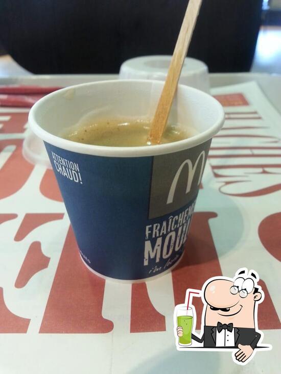 Menu at McDonald's fast food, Paris, 1 Bd Sérurier