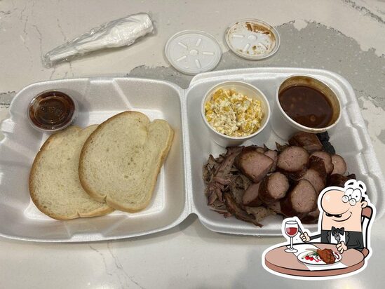Three Pigs BBQ, Lee's Summit - Restaurant menu, prices and reviews