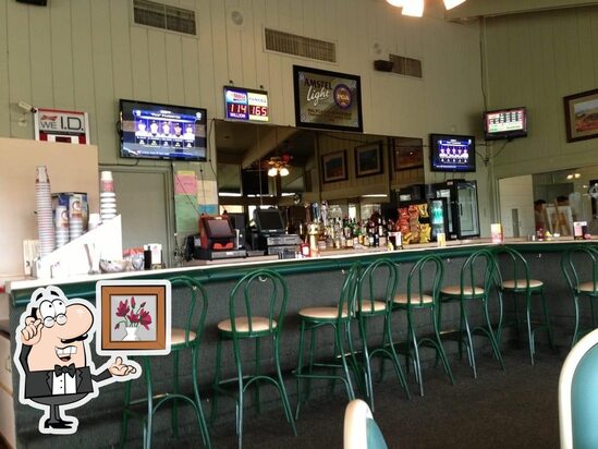 Crank’s Bar & Grill in Saint Clair Shores - Restaurant menu and reviews