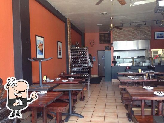 Menu at La Viga Seafood & Cocina Mexicana pub & bar, Redwood City