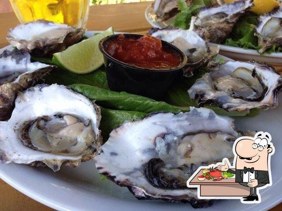 Fanny Bay Inn in Fanny Bay - Restaurant menu and reviews