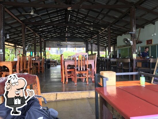 Ruen Nam Seafood Restaurant, Si Racha - Restaurant menu, prices and reviews