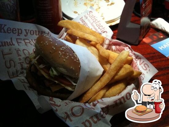 Red Robin Gourmet Burgers and Brews, 1218 N Retail Ct in Myrtle Beach ...