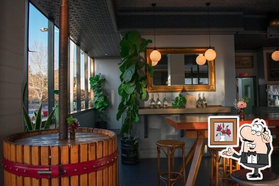 Mayfair Lane Pub & Dining Room in West Perth - Restaurant menu and reviews