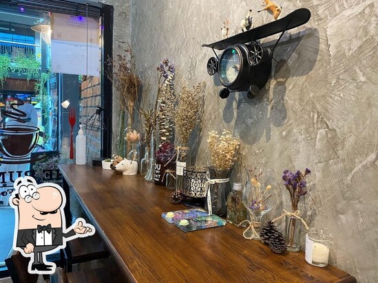 THE RUNWAY CAFE (Meeting Mall จรัญสนิทวงศ์ 94), Bangkok - Menú del ...