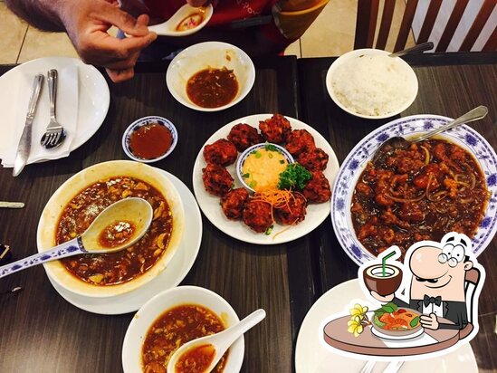 Crowfoot Thai, 20 Crowfoot Crescent NW #410 in Calgary - Restaurant reviews