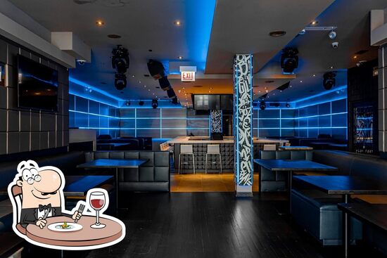 Play Kitchen & Cocktails in Chicago - Restaurant menu and reviews