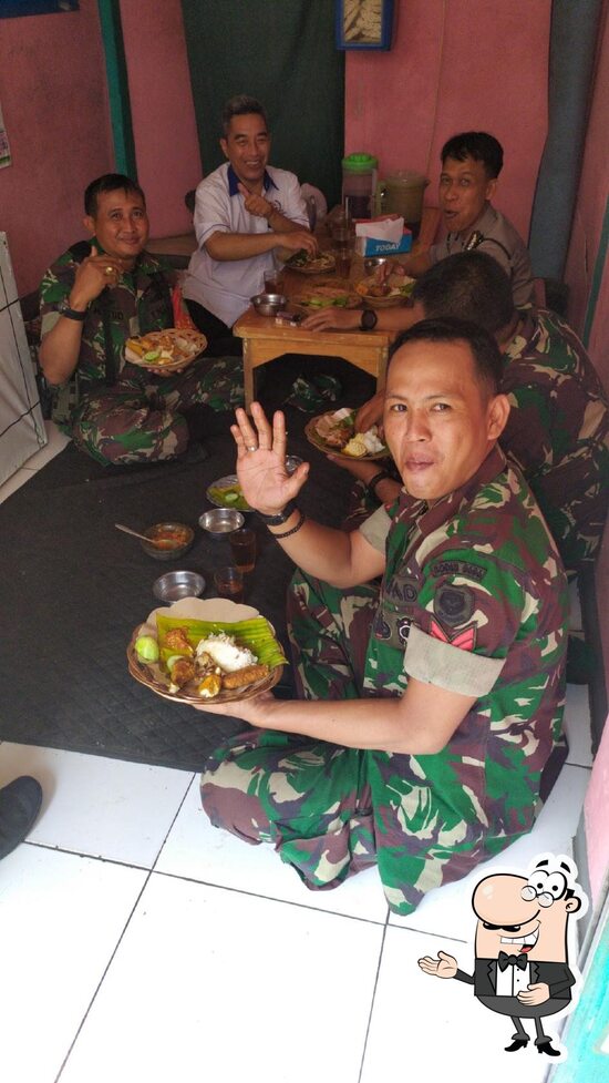 Menu at Ayam Geprek Bu Dewi restaurant, Cadas Ngampar