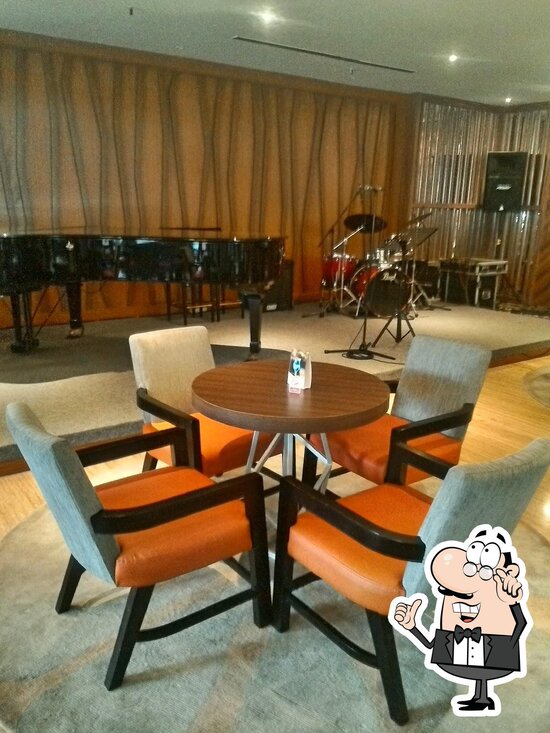 Menu at D' Lounge pub & bar, Maguwoharjo