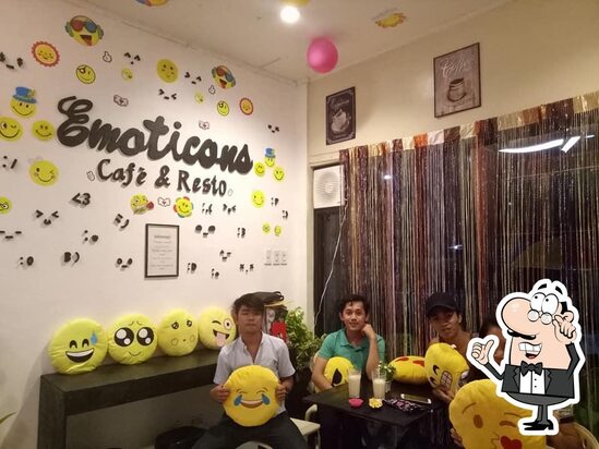Menu at Emoticons Resto & Café restaurant, Puerto Princesa