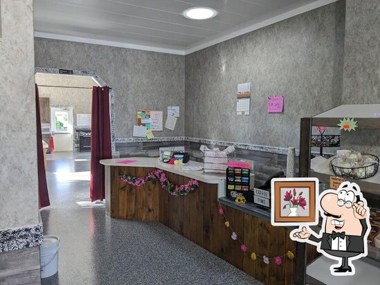 The Country Kitchen & Dutch Valley Bakery - Restaurant menu, prices and ...
