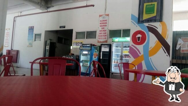 Phinisi Food Court UNM, Macasar - Menú del restaurante, precios y reseñas