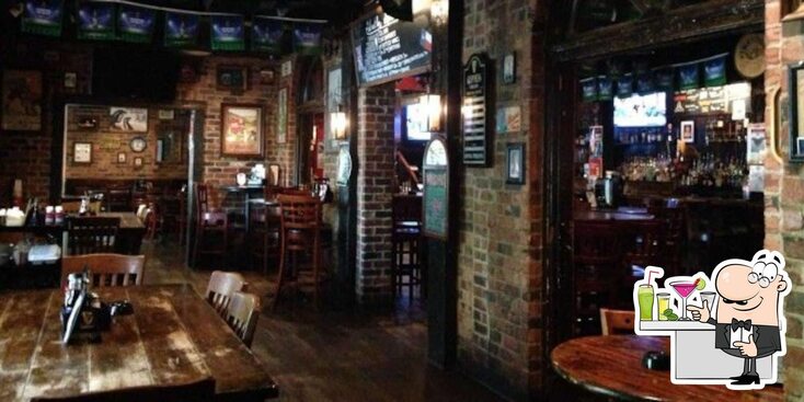 Menu at The Londoner Addison pub & bar, Addison, Midway Rd