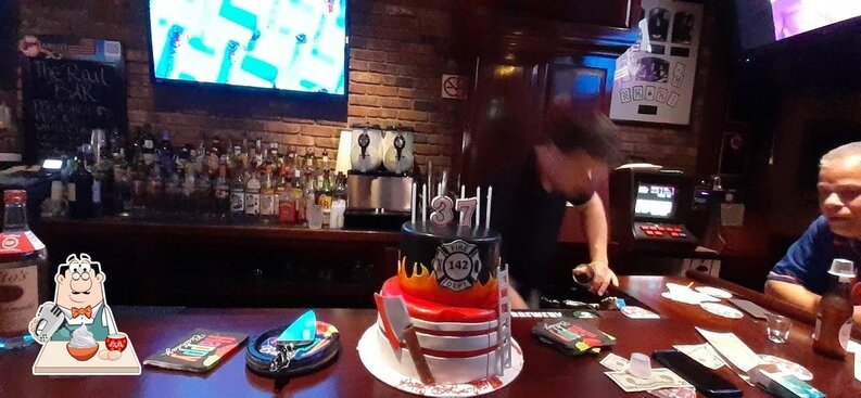 The Rail Bar & Grill in New York City - Restaurant menu and reviews