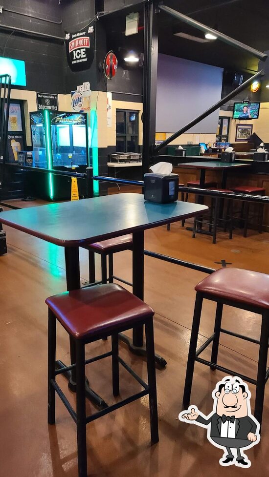 Wing Warehouse Sports Bar Cuyahoga Falls, Cuyahoga Falls - Restaurant ...