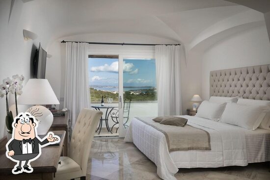 Hotel la Rocca Resort & Spa, Baja Sardinia - Speisekarte, Preise und ...