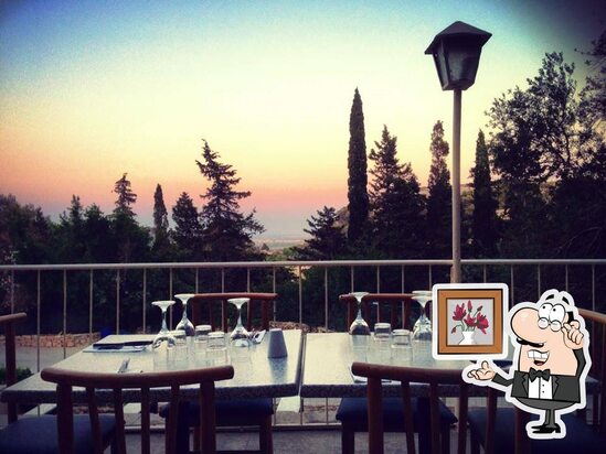Menu at Chateau Buskett restaurant, Siggiewi, Triq Il-Buskett