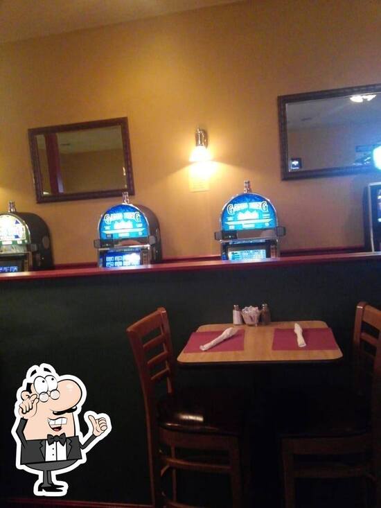 Big Apple Lounge in Inwood - Restaurant reviews