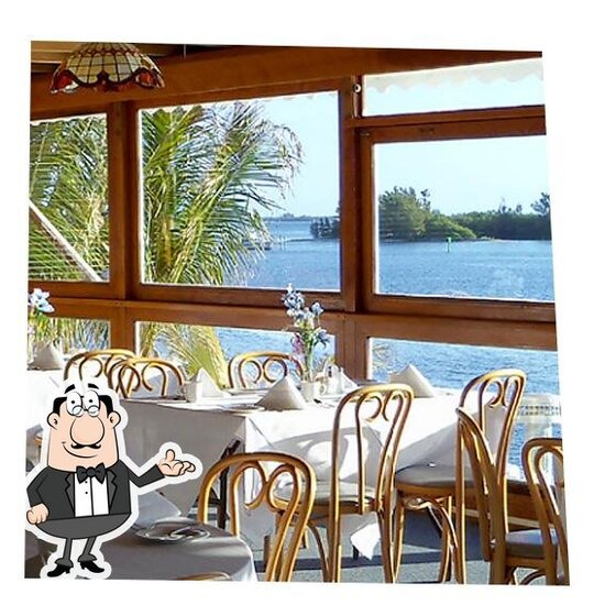 Capt Hirams Resort, Sebastian - Restaurant menu, prices and reviews