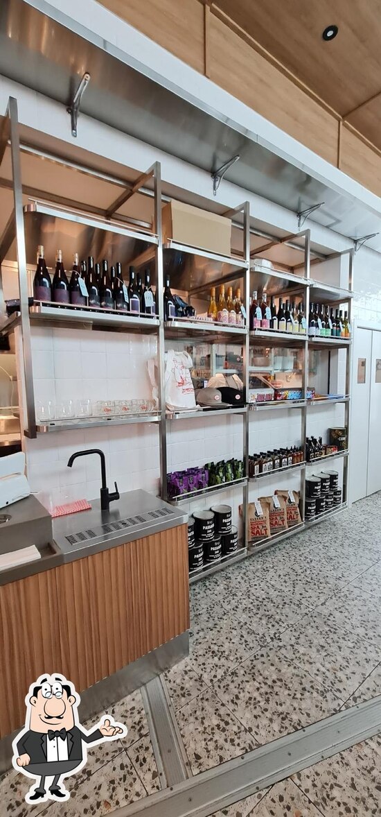Joe's Famous Deli, Broadbeach Waters - Restaurant menu, prices and reviews