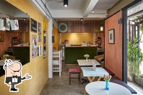 COCOCANO Cafe & Eatery (โคโค่คาโน่ คาเฟ่แอนด์อีทเทอรี่) (เอกชัย 30), Bangkok, 1 Ekkachai 30 Aly ...