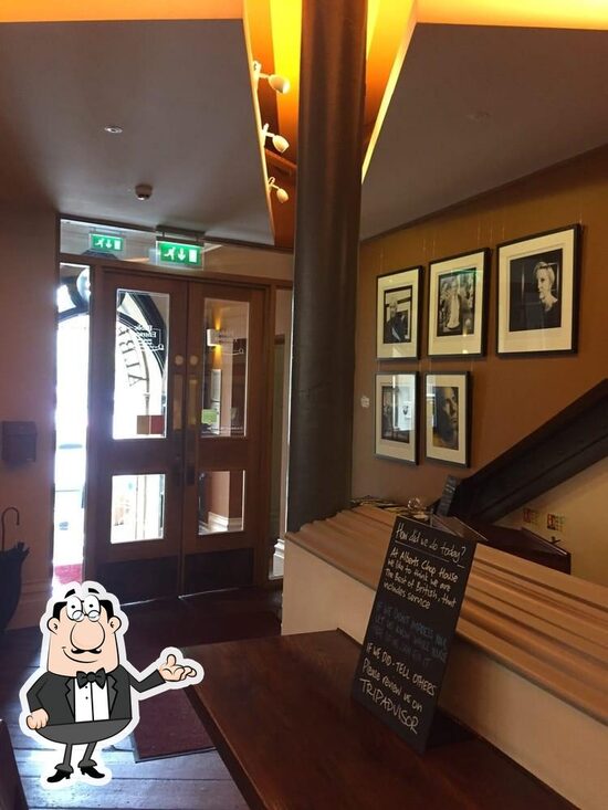 The Albert Square Chop House, The Memorial Hall, Albert Square in ...